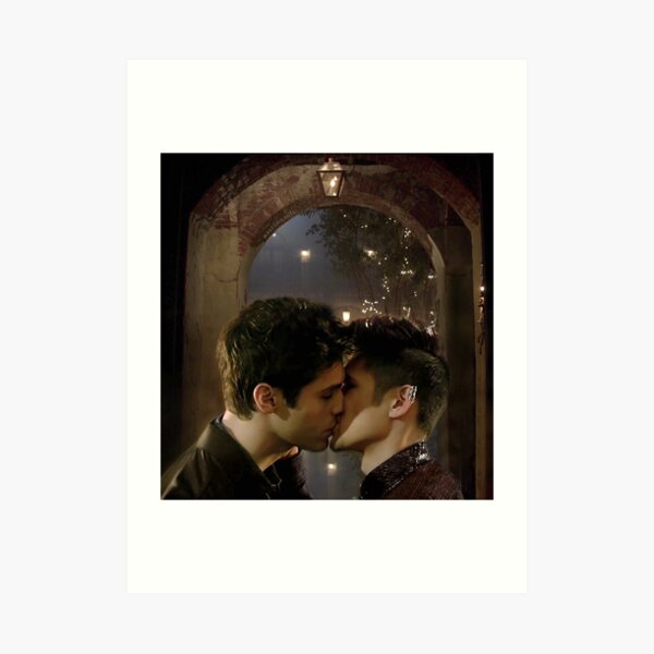 "Malec Kiss No Text" Art Print by nathsmagic | Redbubble