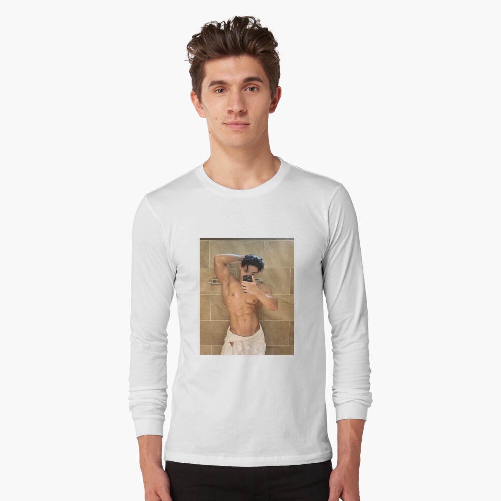 "Wonho showering" Sticker for Sale by OpenMindBoy | Redbubble