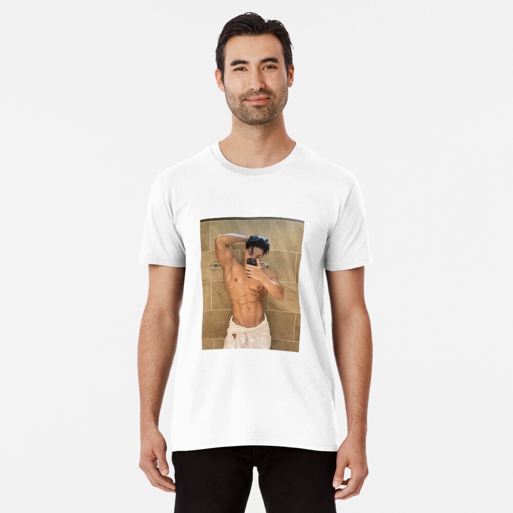"Wonho showering" Sticker for Sale by OpenMindBoy | Redbubble