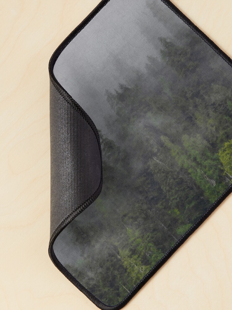 Tapis de souris « Dessin de la forêt brumeuse, forêt brumeuse vert ...