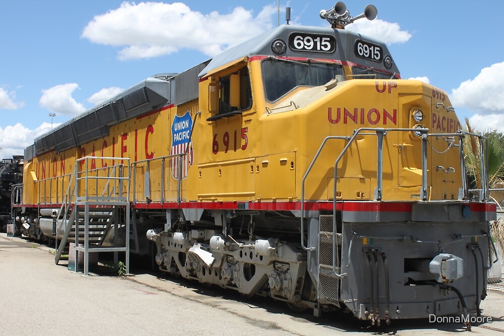"Union Pacific No. 6915..." by DonnaMoore | Redbubble