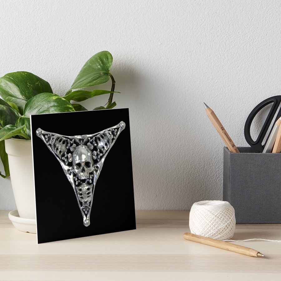 "Skull and Crossbones Triangle Symbol Halloween Skull Design (Skull ...