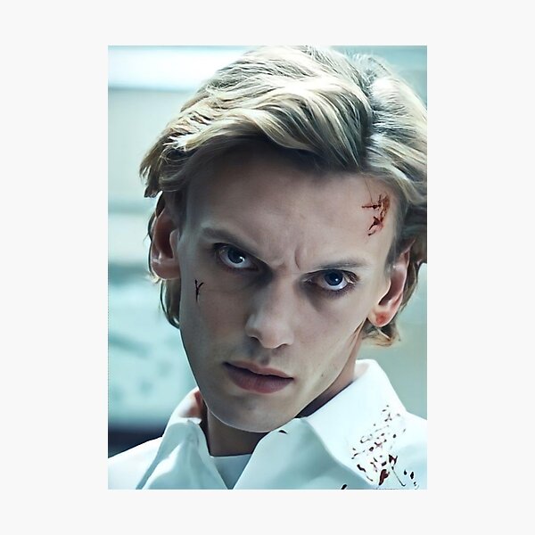 Lámina fotográfica «Cartel del cartel de Jamie Campbell Bower, cartel ...