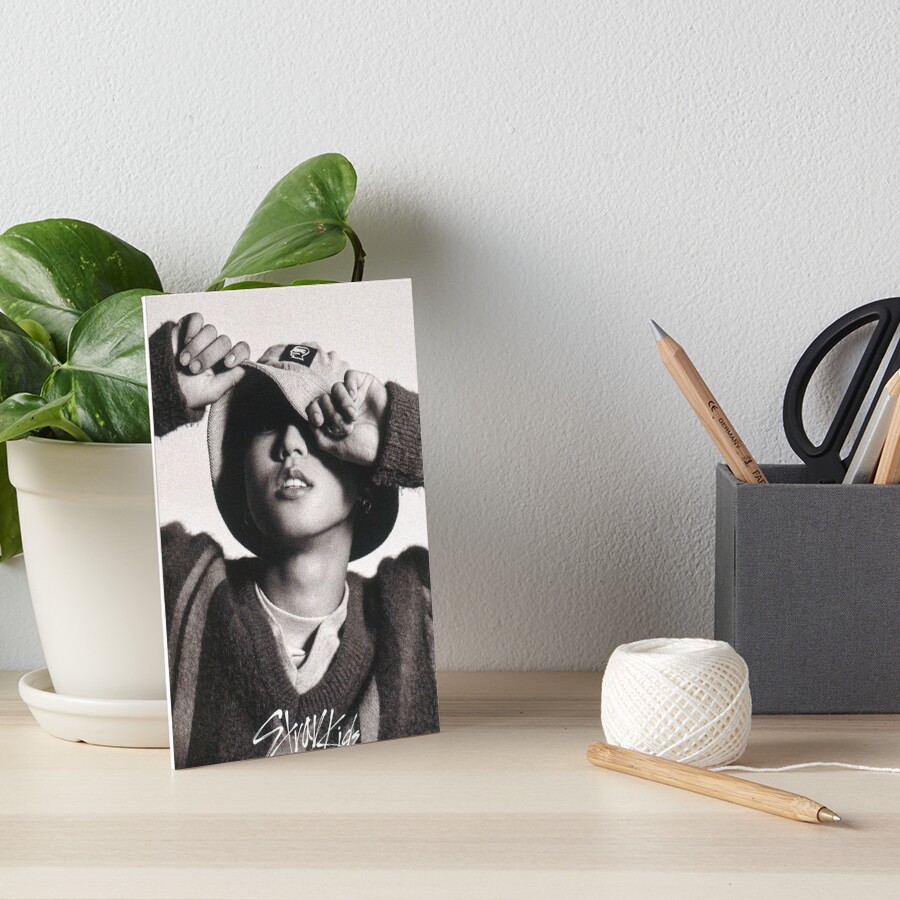 "Han Jisung black and white STRAY KIDS SKZ LOGO kpop circle signatures ...