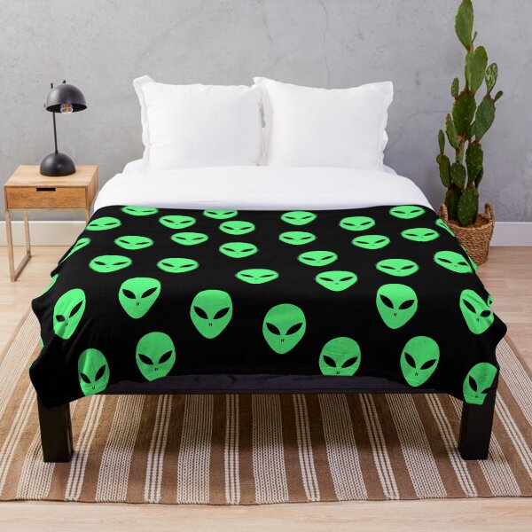 "Fluorescent green and black Aliens, UFO pattern" Throw Blanket by cool ...