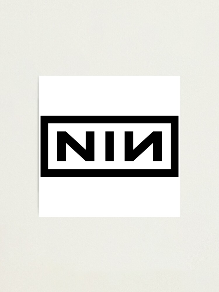 Lámina fotográfica «NIN LOGO NEGRO 2022» de abelcopla | Redbubble