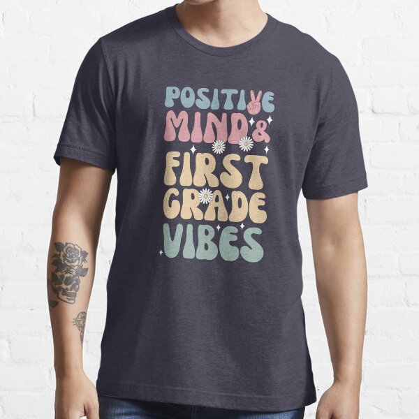 Camiseta «Vibras de primer grado | Regreso a la escuela | Primer día de clases | vibraciones de ...