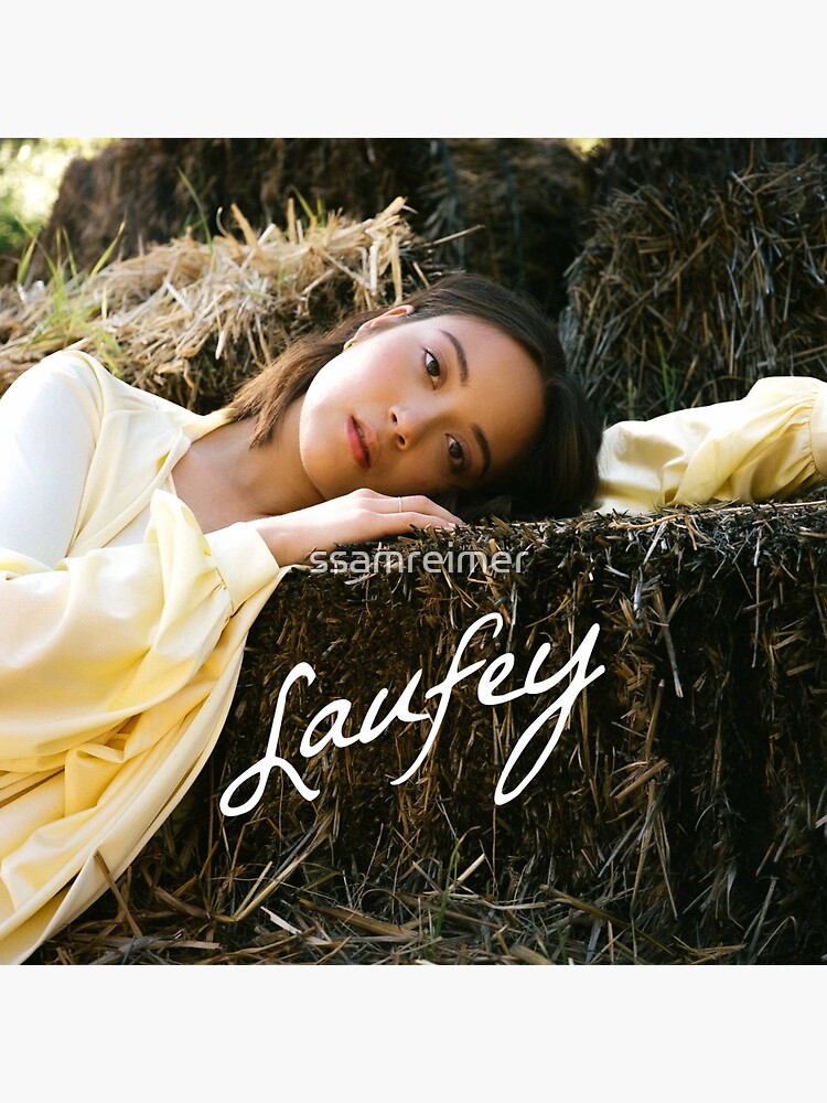 "Laufey everything i " Sticker for Sale by ssamreimer | Redbubble