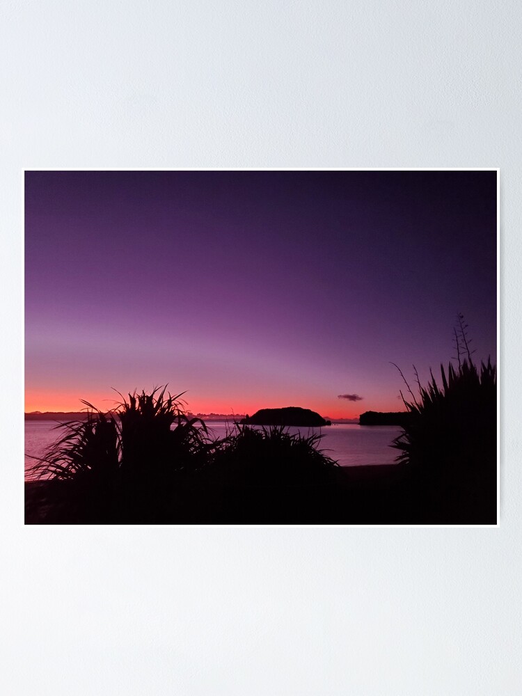 "Deep Purple sunset - 'afterglow' effect caused by the recent Tongan ...