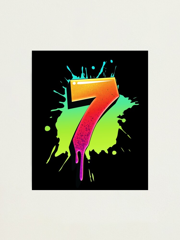 Impression photo for Sale avec l'œuvre « Graffiti Numéro 7 Chiffres ...