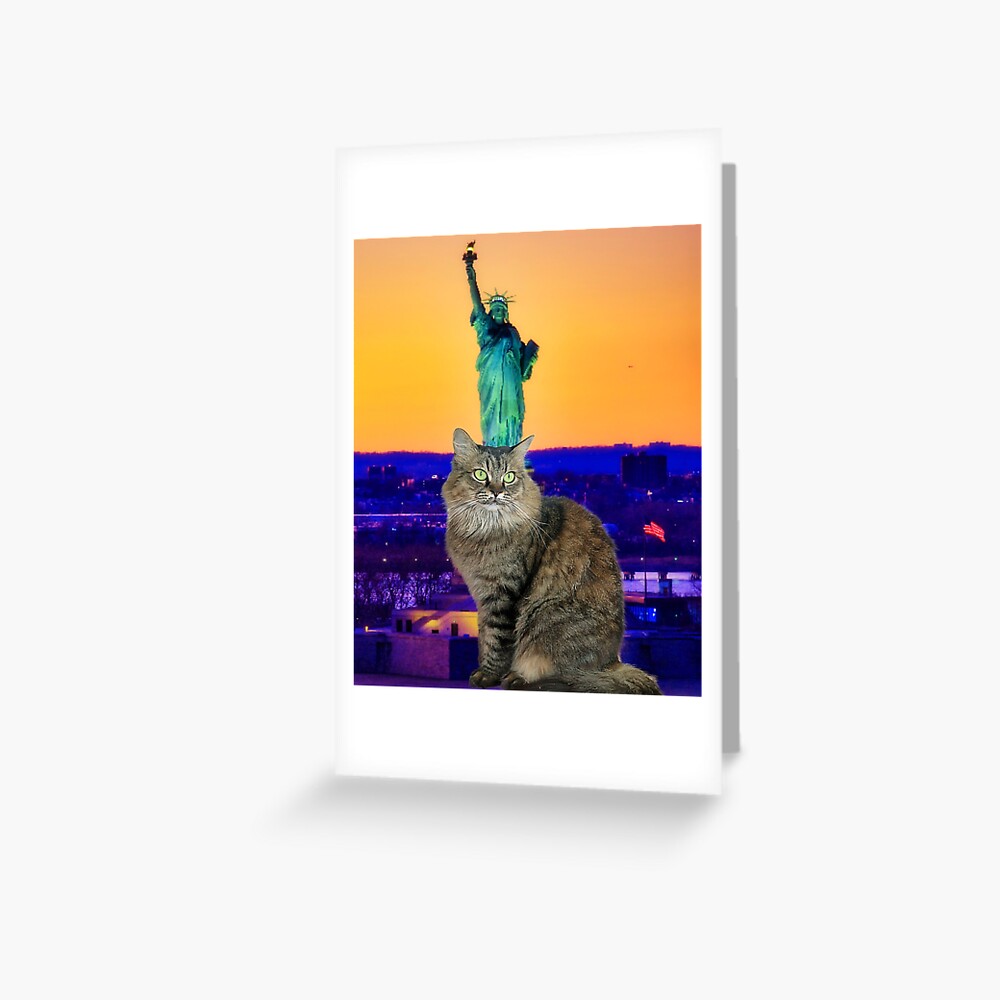 "Surreal photos with giant cats at the statue of liberty in New york ...