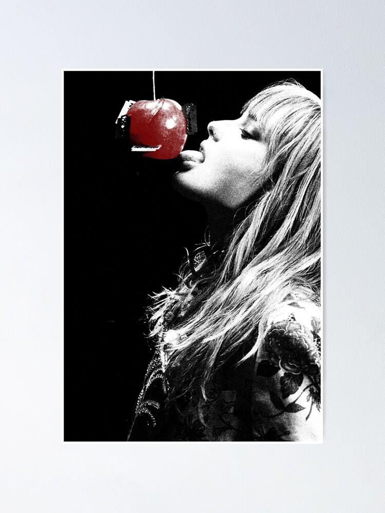 "Victoria De Angelis Apple Maneskin Band Italien Maneskin Victoria ...