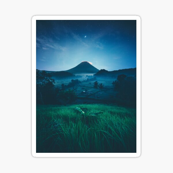 Pegatina «Montaña y campos de noche - Fotos de Paisajes Naturales» de ...