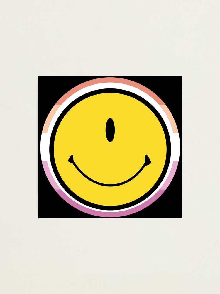 "Lesbian Pride 70s Hippie Retro One Eye Alien Smiley Emoji Face ...