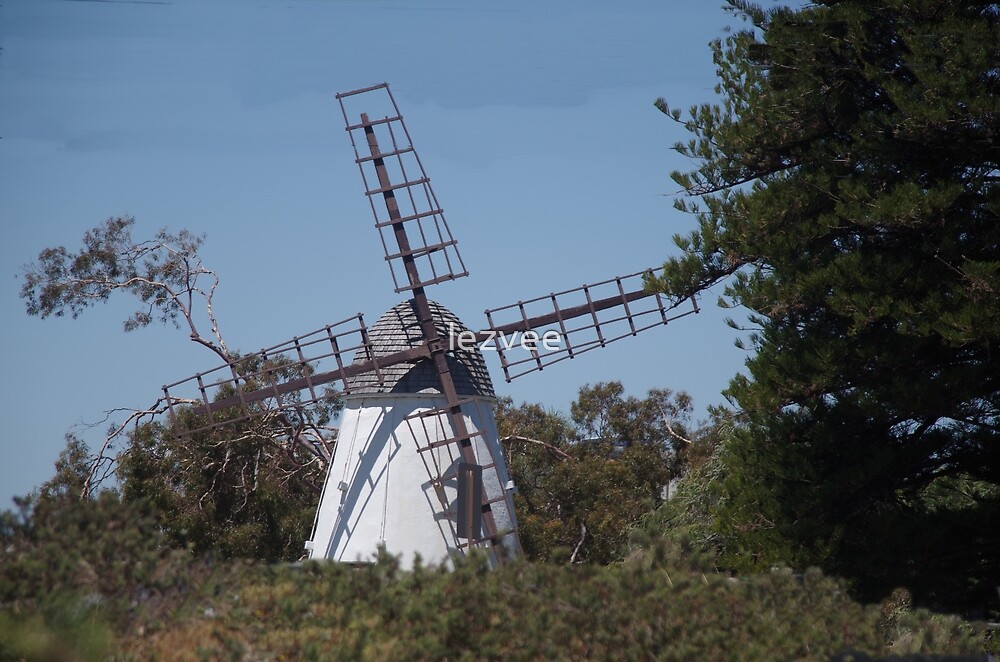 "Shenton's Mill, Perth" by lezvee | Redbubble