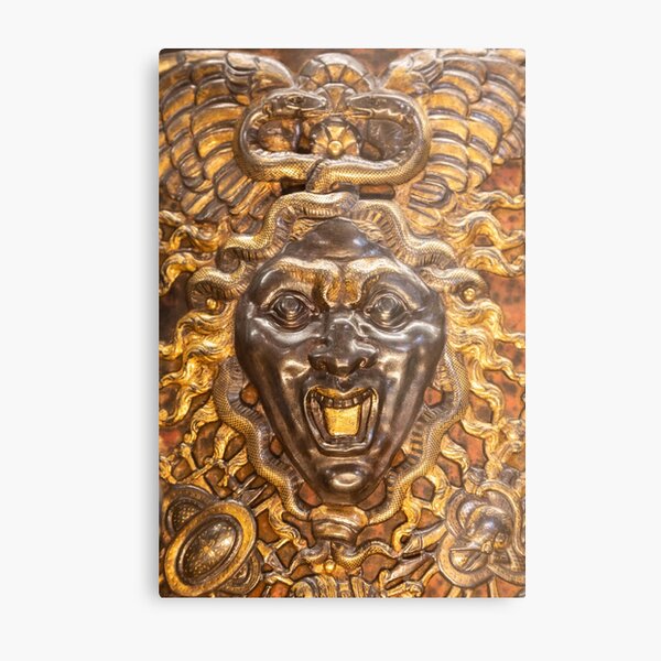 Lámina metálica «Monstruo Medusa. Rostro de la Gorgona, símbolo gótico ... Lámina metálica «Monstruo Medusa. Rostro de la Gorgona, símbolo gótico ...