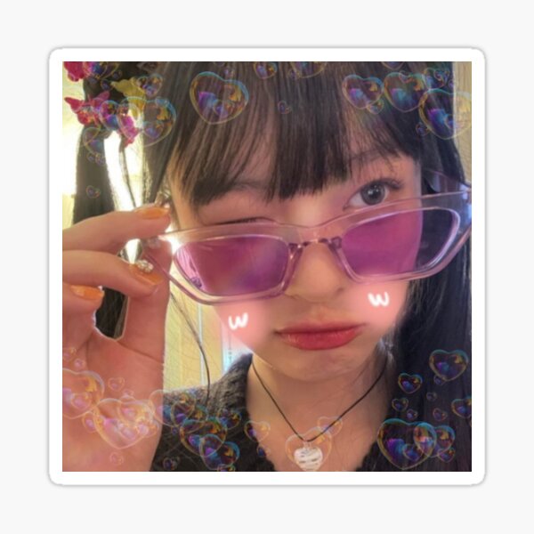 "NEWJEANS - HANNI SELFIE " Sticker for Sale by diorpearls | Redbubble