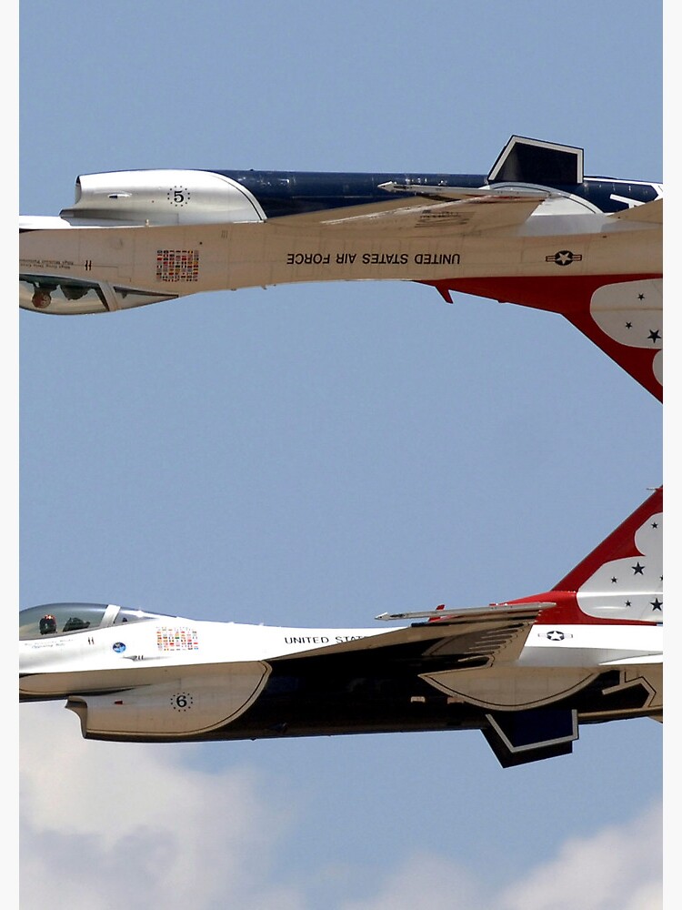 "U.S. Air Force Thunderbirds Airshow stunt flying display inverted ...