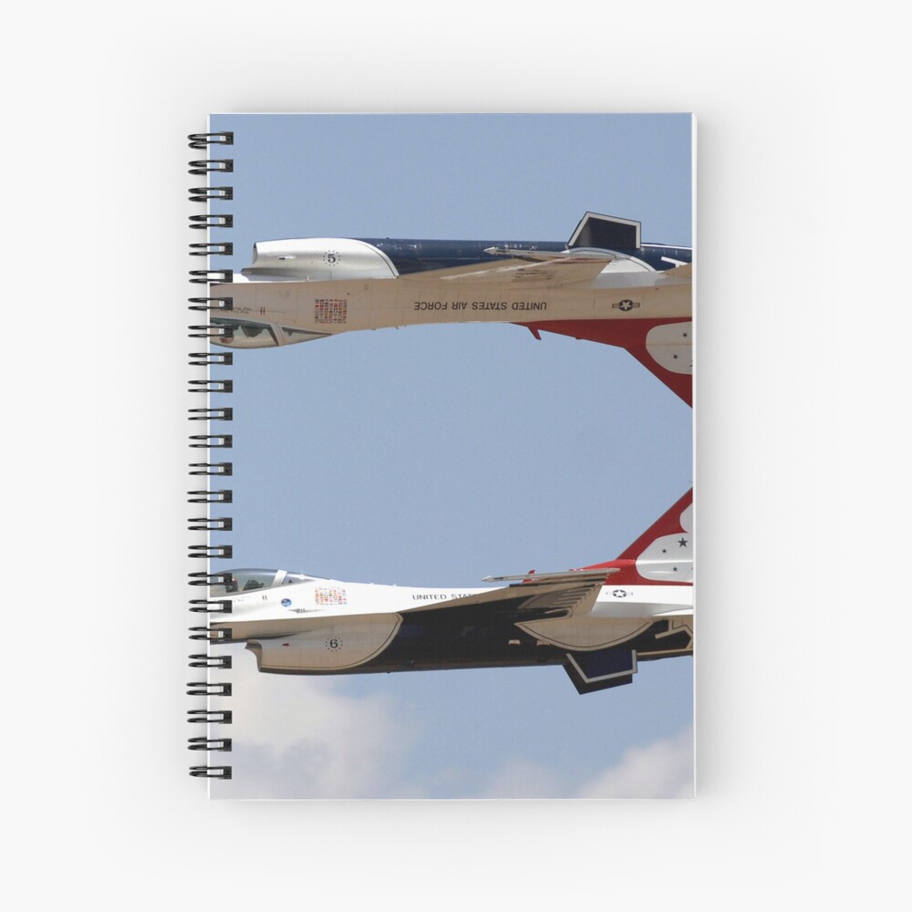 "U.S. Air Force Thunderbirds Airshow stunt flying display inverted ...