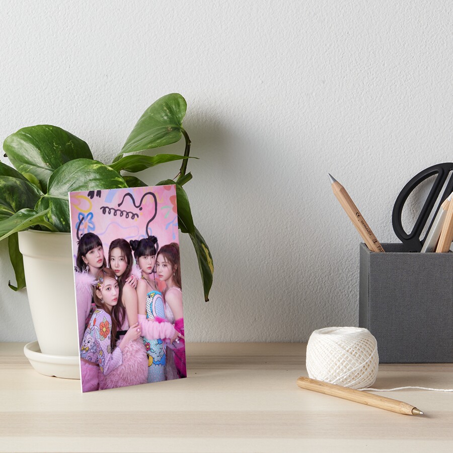 "LE SSERAFIM JP FEARLESS' CONCEPT PHOTO PINK MUSK" Art Board Print for ...