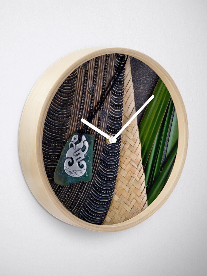 "NZ Maori Culture Theme - Metal Manaia And Mere" Clock by ...