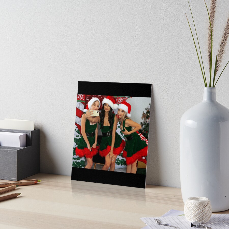 Alicia Williams And Eliza Ibarra And Jazmin Luv Christmas Models