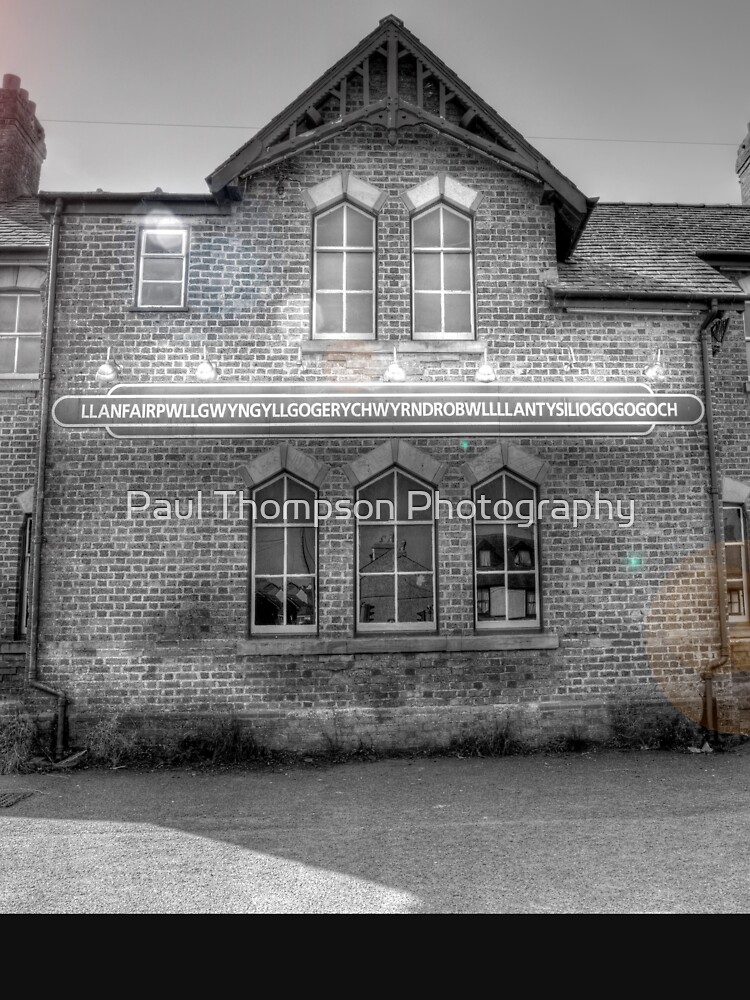 Llanfairpwllgwyngyllgogerychwyrndrobwllllantysiliogogogoch Long Welsh ...