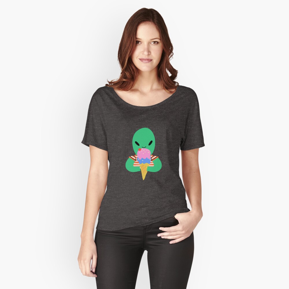 "A green alien eats ice cream" Essential T-Shirt for Sale by Ichi-100 | Redbubble