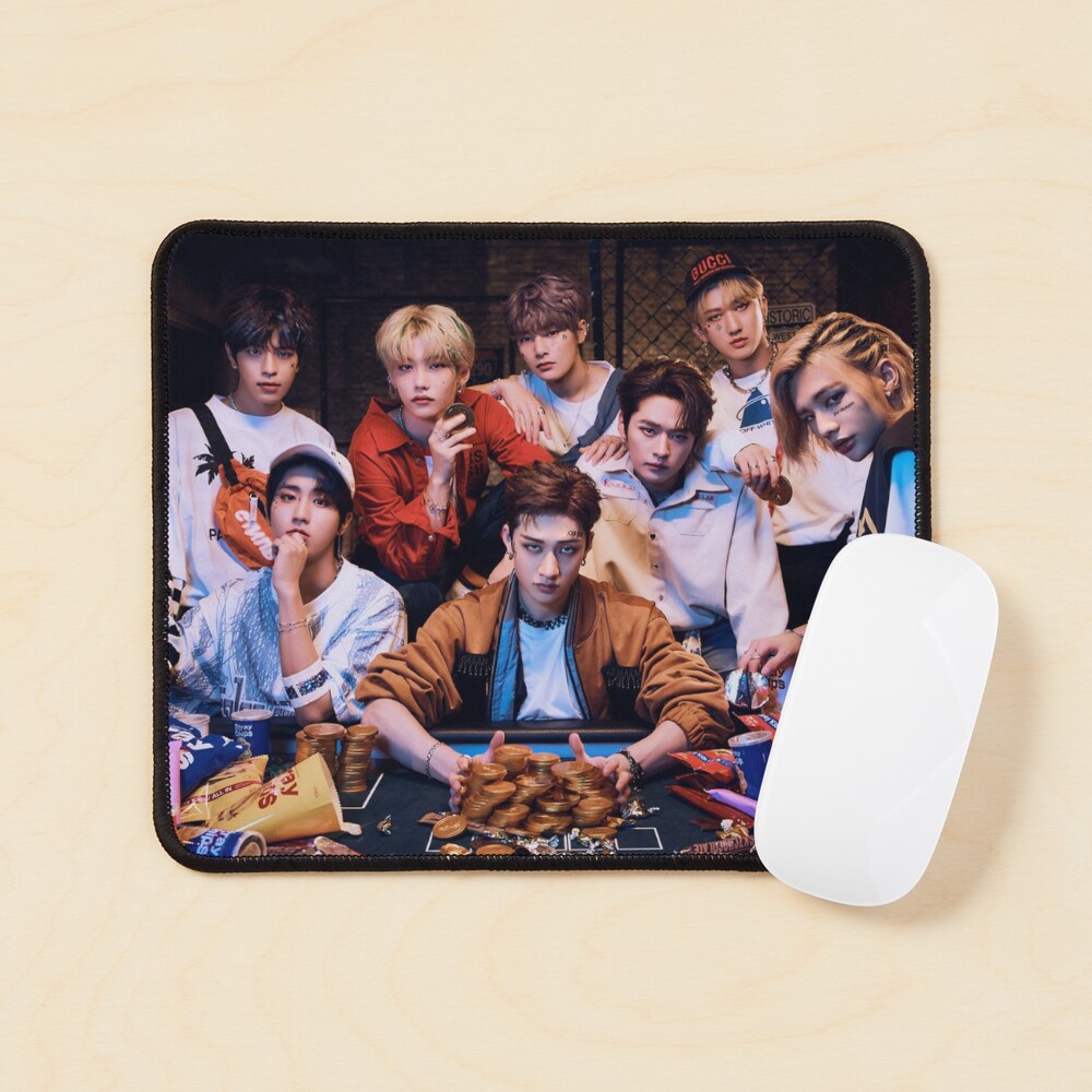 "SKZ Stray Kids skz kpop pink poster maxident case 143 bang chan lee ...