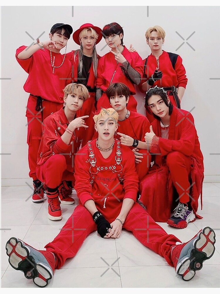 Poster for Sale avec l'œuvre « Red Thunderous Stray Kids ot8 Pink ...