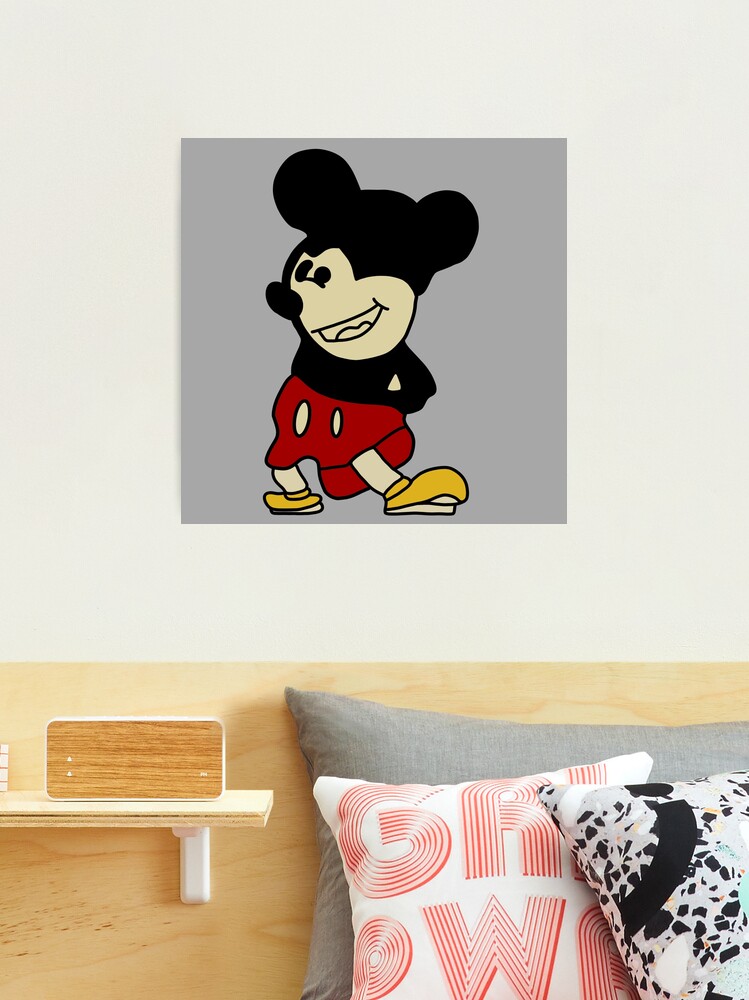 Pictiúir Mickey Mouse A Dhathú