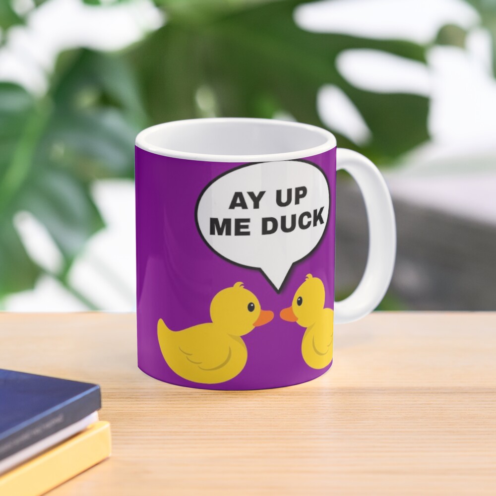 "Ay Up Me Duck Lila Becher" Kaffeebecher von BrambleBox | Redbubble
