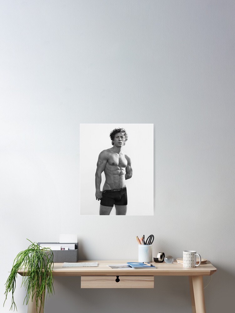 "Jeremy Allen White Shirtless: The Bear Star's Sculpted Physique ...