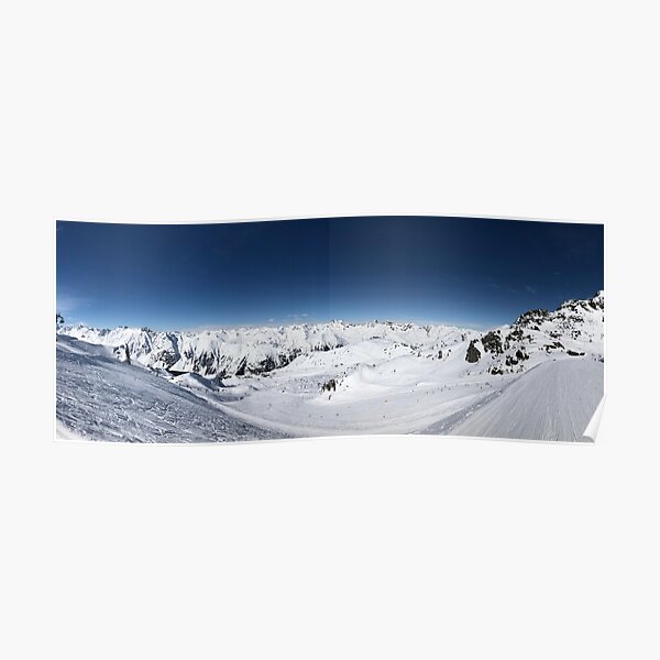 "Ischgl Aussicht auf die verschneiten Berge im Skiurlaub" Poster von ...