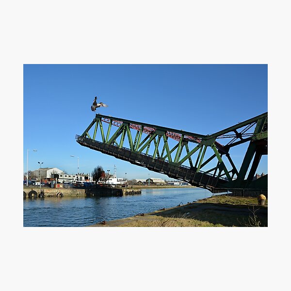 "Duke Street Bridge - Birkenhead Docks - Großbritannien" Fotodruck von ...