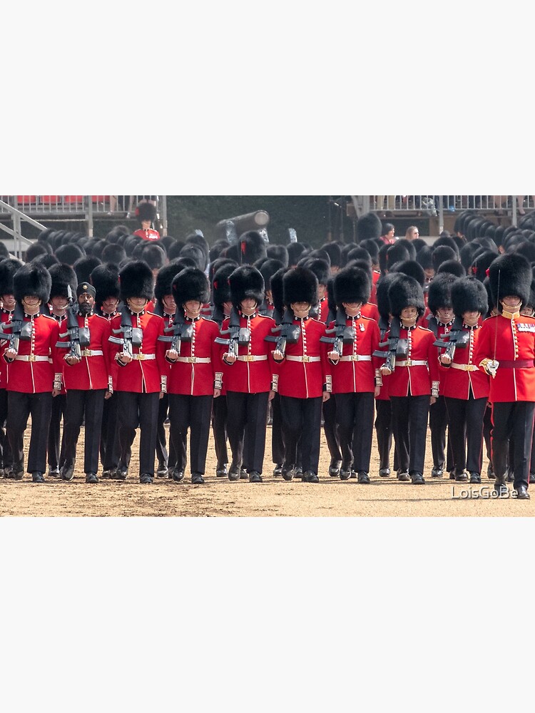 "Royal guards in red and black uniform with bearskin hats, London ...