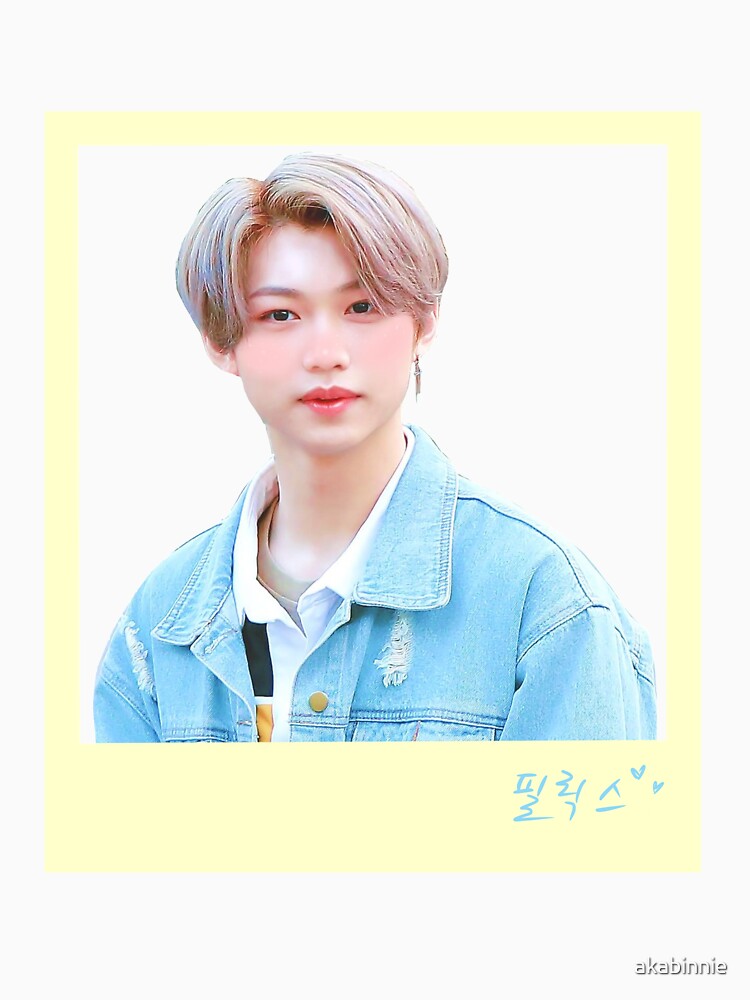 "lee felix" T-shirt by akabinnie | Redbubble