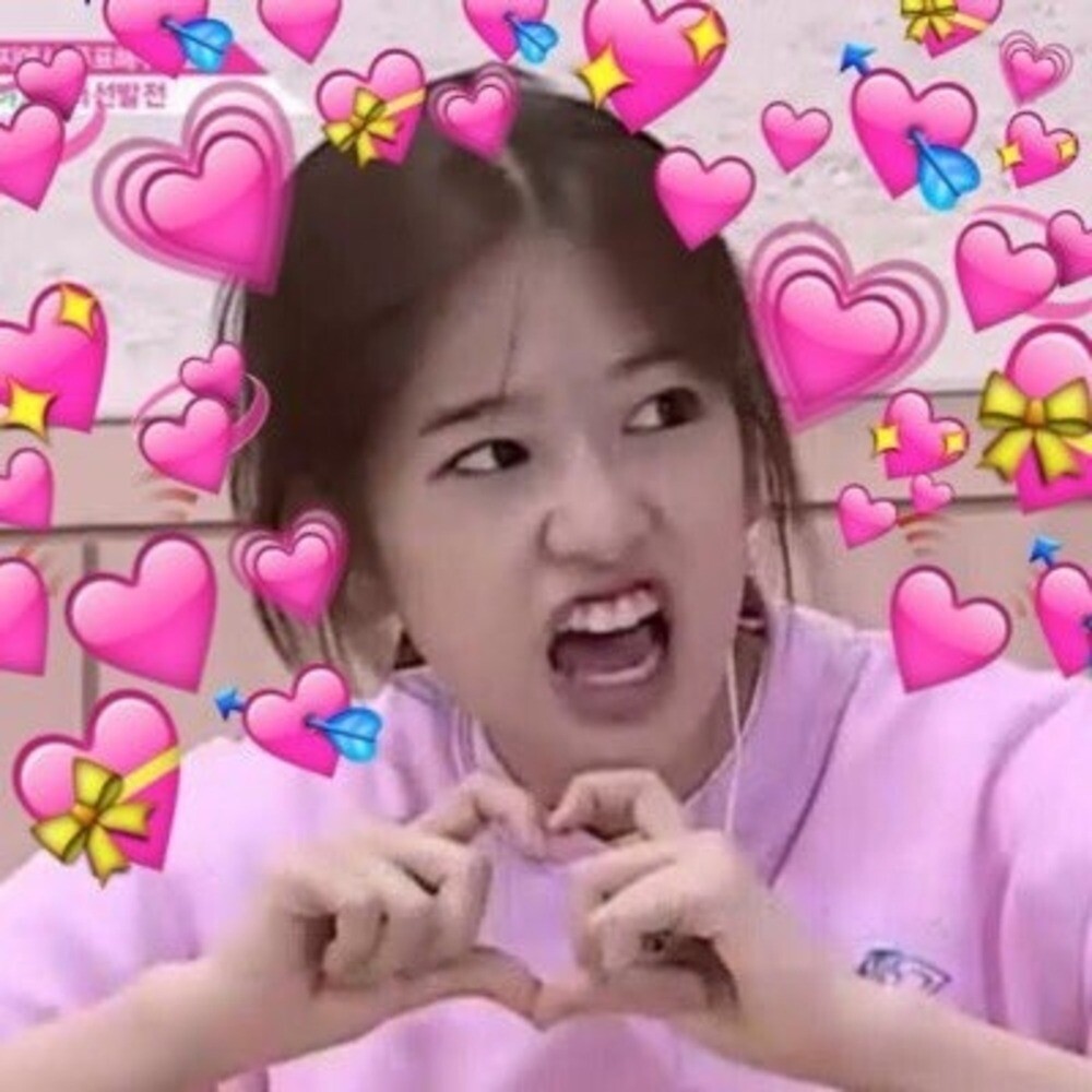 "IZONE Ahn Yujin Meme" by hollywood jurina | Redbubble