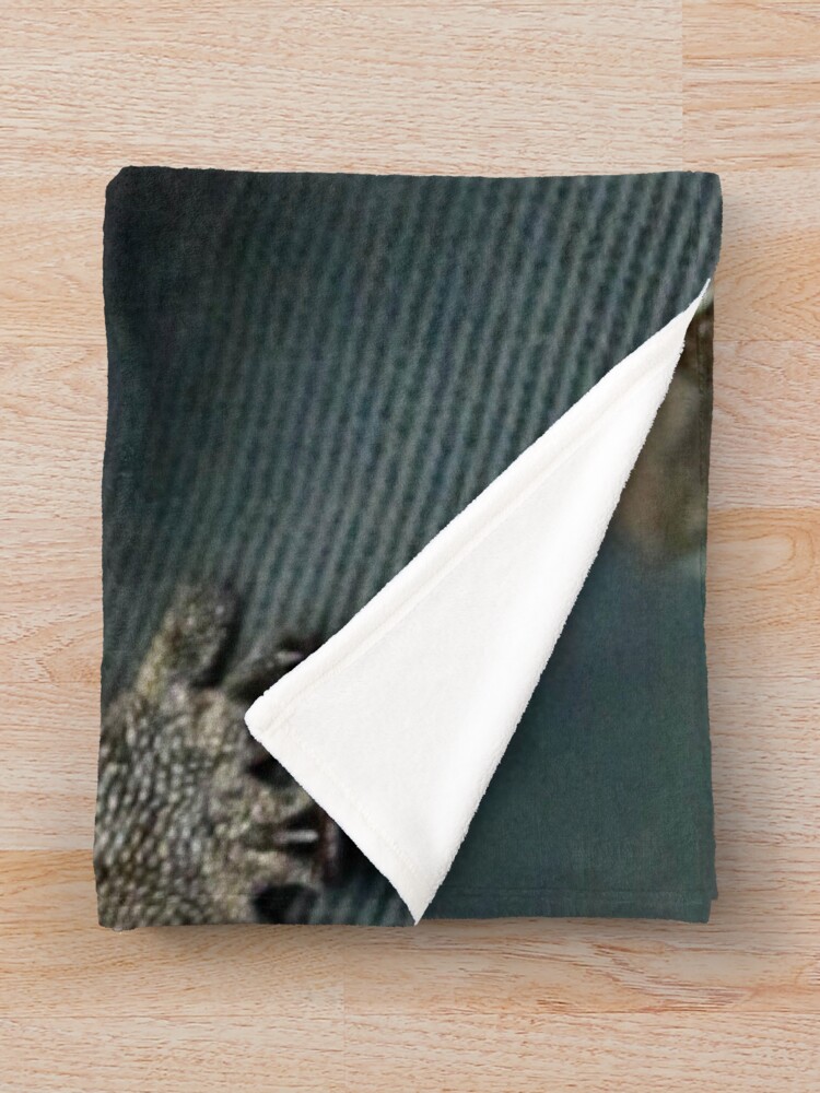 "Crested gecko" Throw Blanket by missmoneypenny | Redbubble