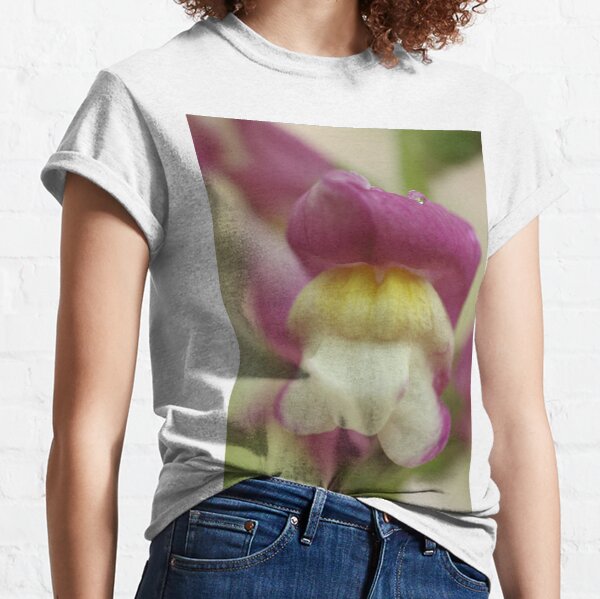 Snapdragon Flower T-Shirts | Redbubble