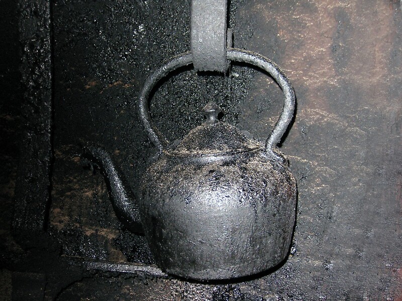 "Old Kettle" by John Quinn | Redbubble