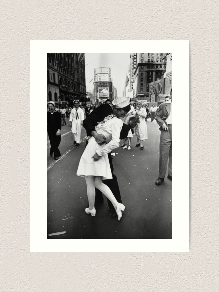 "V-J Day Kiss" Art Print for Sale by runcold | Redbubble