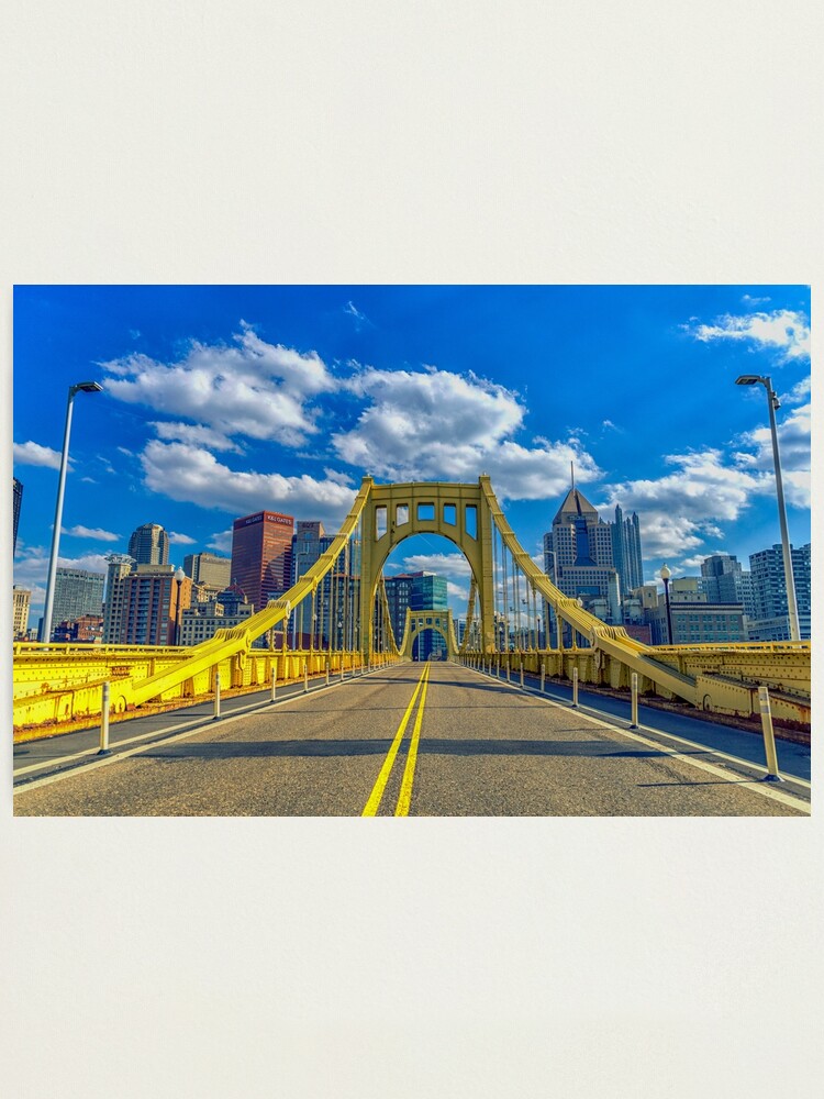 Lámina fotográfica «Puente Roberto Clemente, horizonte de Pittsburgh, foto Sky-HDR, azul ...