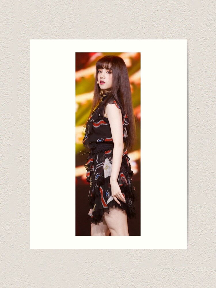 "(G)i-dle Yuqi" Art Print for Sale by straykings | Redbubble