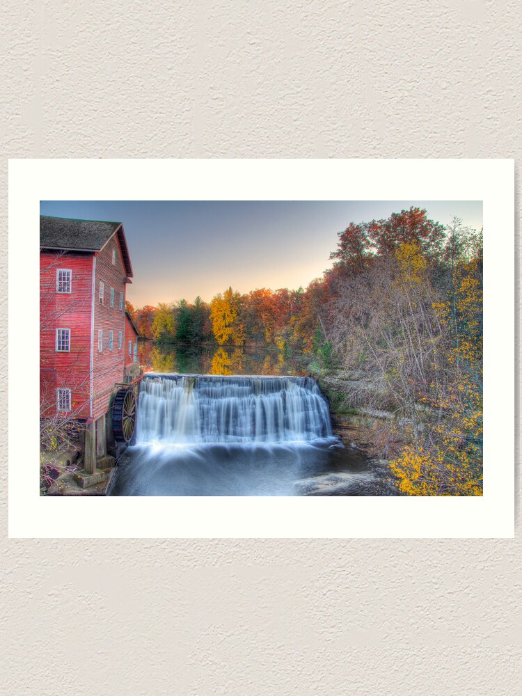 Impression artistique « la base du moulin a été creusée dans le socle ...