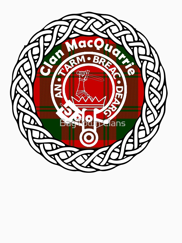 "Clan MacQuarrie surname last name tartan crest badge" Pullover Hoodie ...