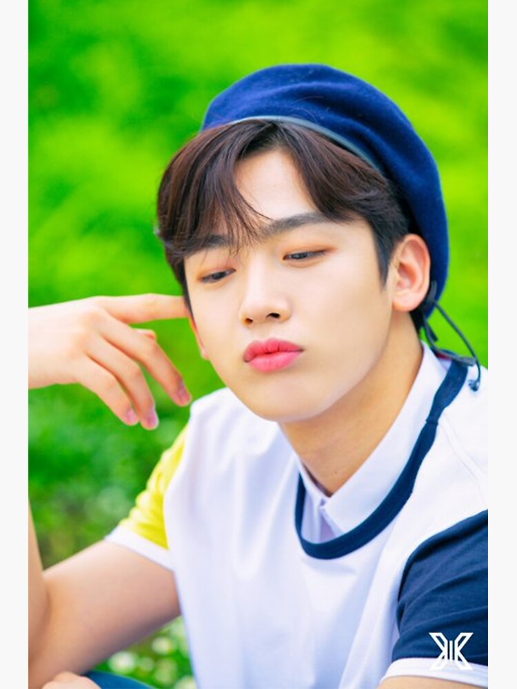 "비상 : JACKET SHOOTING (김요한 KIM YOHAN design 1) Posters, stickers and other merchandise ...