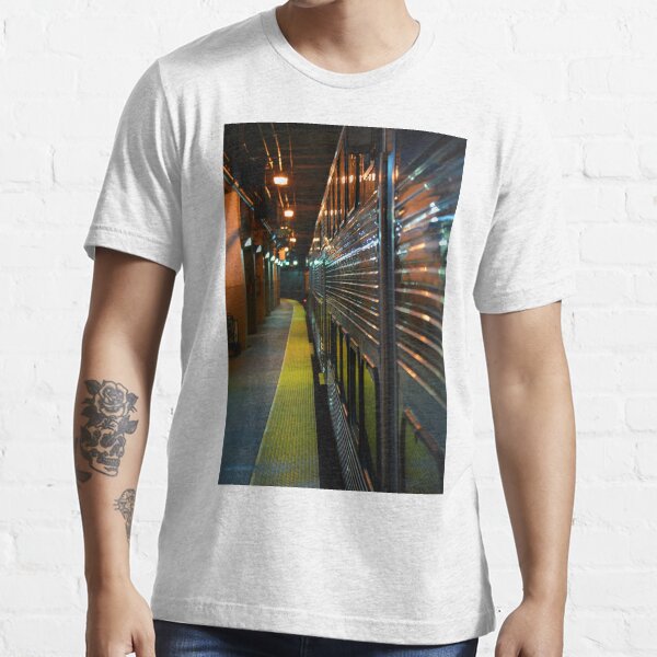 "Chicago Metra" T-shirt by ashton-viola | Redbubble