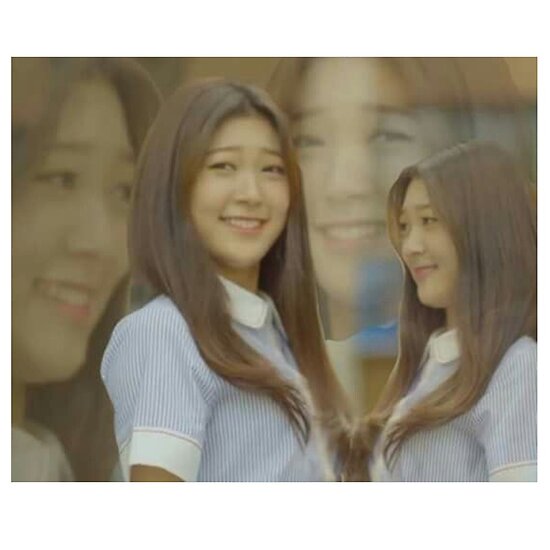 "Loona Choerry Confused Meme" Poster by AssaAeeong | Redbubble