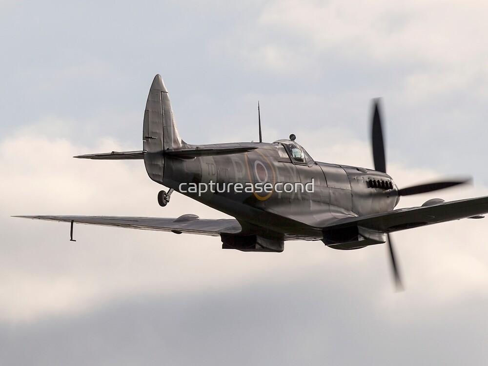 "RAF WW2 Spitfire Formation" by captureasecond | Redbubble